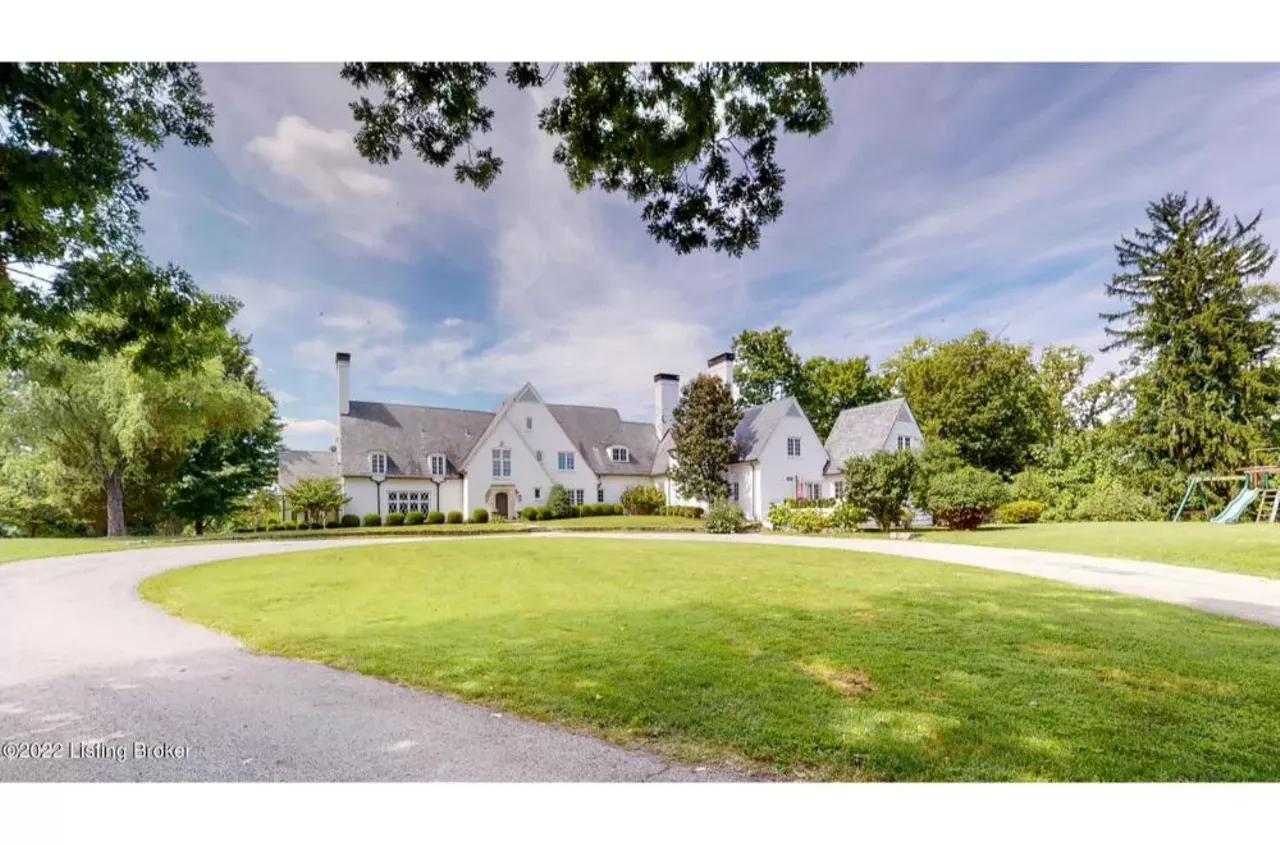 PHOTOS: This Kentucky Mansion Has Stunning Murals Inside