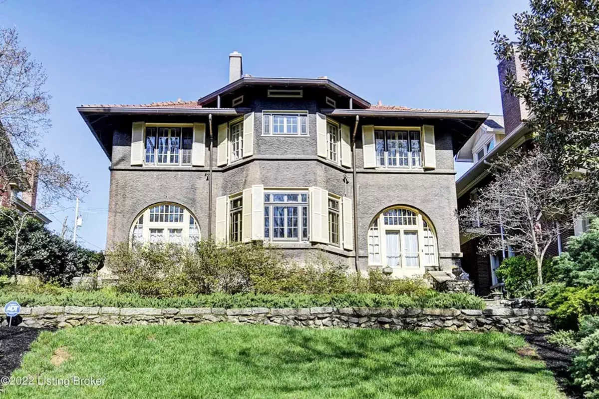 This Stucco Home in Cherokee Triangle Has History [PHOTOS]